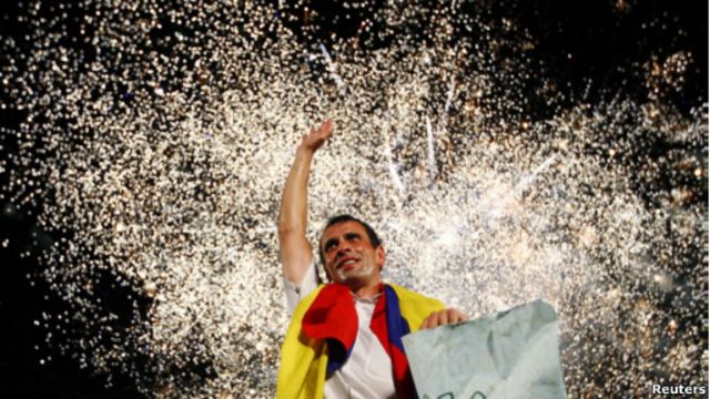 La campaña de Capriles en el feudo de Chávez - BBC News Mundo La campaña de Capriles en el feudo de Chávez - BBC News Mundo