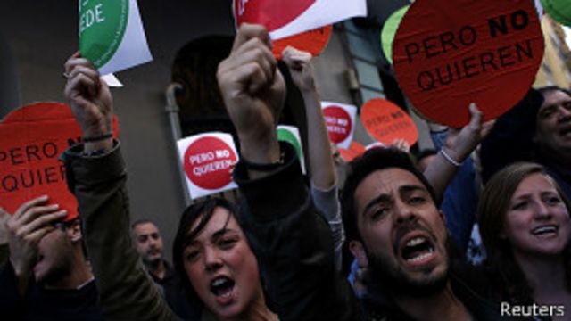 España y los "escraches": ¿protesta legítima o acoso? - BBC News Mundo