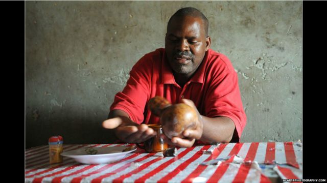 Waganga wa kienyeji TZ - BBC News Swahili