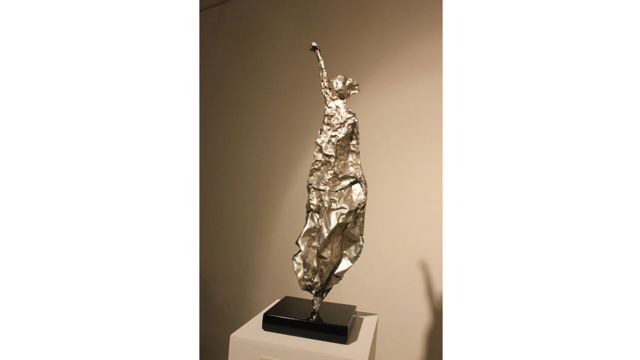 Menarilah bersama Dolorosa Sinaga - BBC News Indonesia