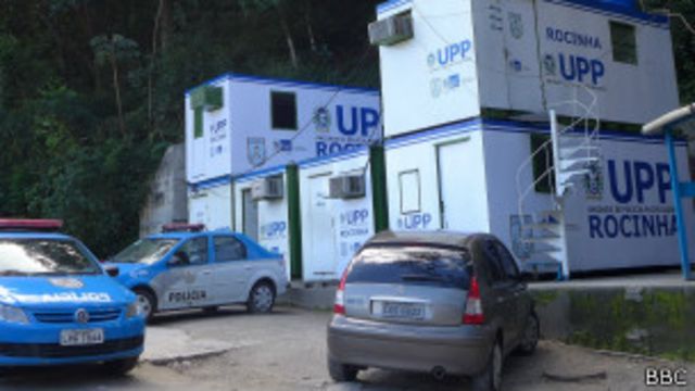 Por transparência, aplicativo 'segue' policiais de UPP - BBC News Brasil