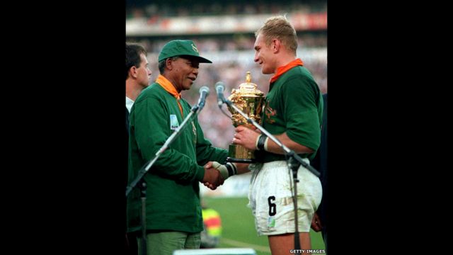 Las mejores fotos de Nelson Mandela y su influencia en el deporte - BBC ...