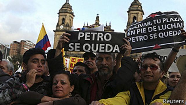 Colombia: Petro vuelve a las calles para luchar por su futuro político ...