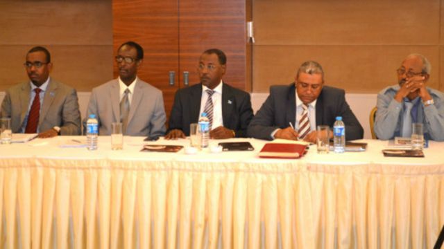 Wadahadalka Soomaaliya iyo Somaliland "weli ma furmin" - BBC News Somali