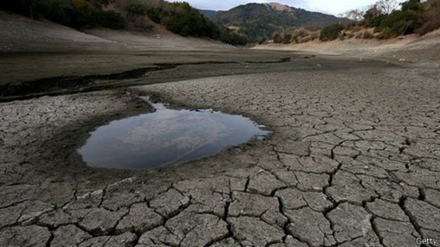 Seca histórica agrava disputa por água no oeste dos EUA - BBC News Brasil