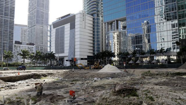 La aldea precolombina que apareció en el centro de Miami - BBC News Mundo
