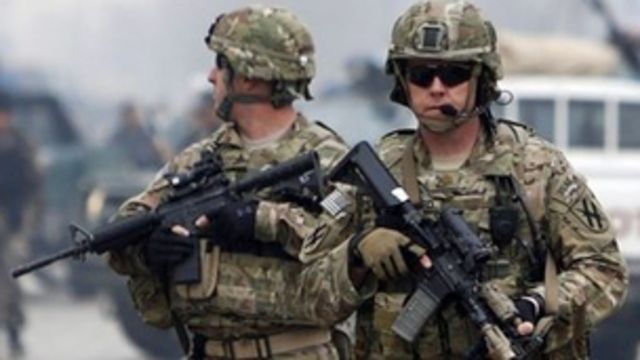 Des militaires US en Europe de l'Est - BBC News Afrique