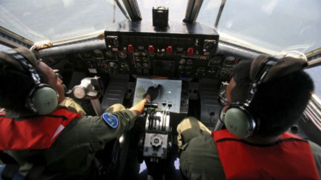 Pesawat intai TNI AL cari pesawat MH370 - BBC News Indonesia
