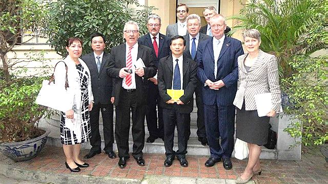 Phái đoàn EU 'thất vọng' về chính quyền VN - BBC News Tiếng Việt