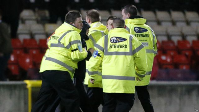 Copa: só 20% do efetivo necessário para segurança nos estádios têm ...