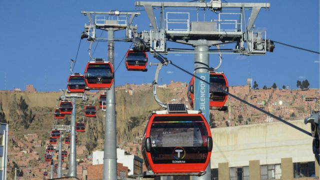 En fotos: inauguran el primer teleférico de Bolivia - BBC News Mundo