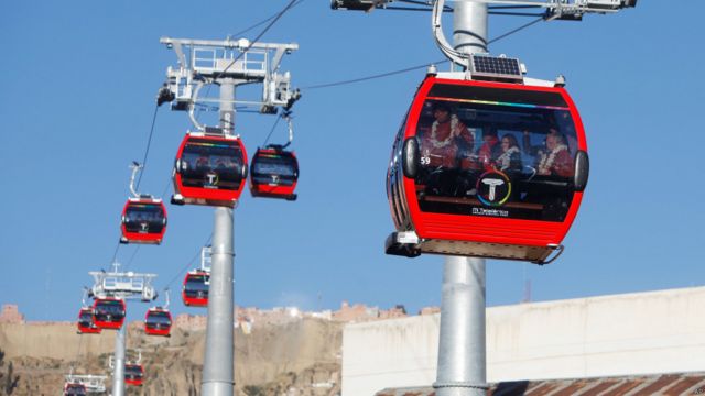 En fotos: inauguran el primer teleférico de Bolivia - BBC News Mundo