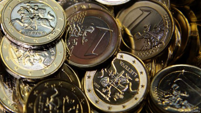 El euro cae a su nivel más bajo en nueve años - BBC News Mundo