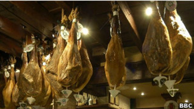 ¿A qué sabe un jamón de 112 años? - BBC News Mundo