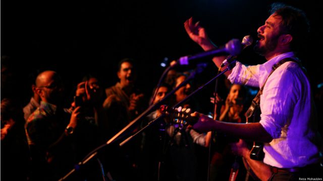 کنسرت علی عظیمی در شهر واشنگتن - BBC News فارسی