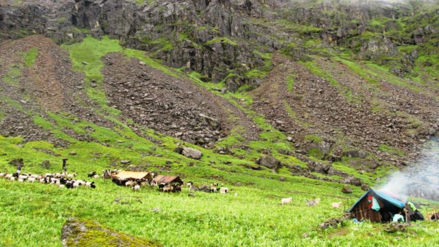 लम्जुङको पवित्र मेमे पोखरी - BBC News नेपाली