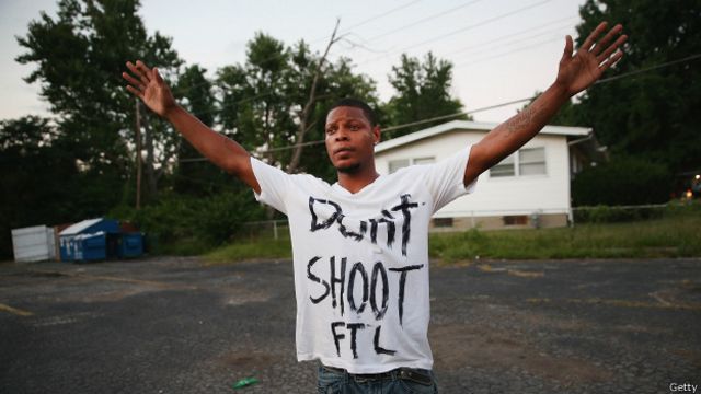 Ferguson: cómo prendió la violencia en un pequeño suburbio de EE.UU ...