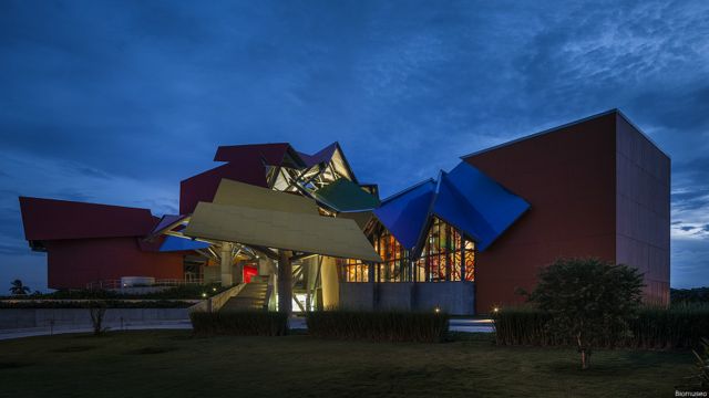 La impresionante arquitectura del primer biomuseo de América Latina ...