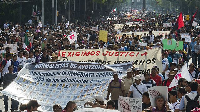 Masivas protestas en México por desaparición de estudiantes - BBC News ...