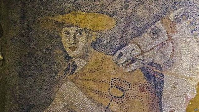 El esqueleto de un general que sorprende a toda Grecia - BBC News Mundo