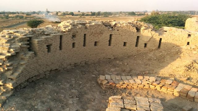 راجن پور کا قلعہ ہڑند - BBC News اردو