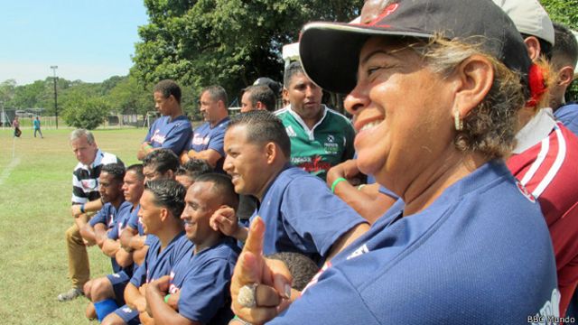 El torneo de rugby que se juega en una fábrica de ron venezolana - BBC ...