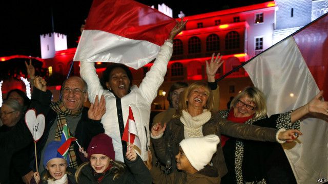 Raja Monako dikaruniai anak kembar - BBC News Indonesia