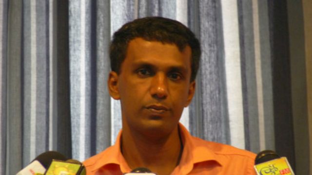 'මැතිවරණ පෝස්ටරයට අපලයි' - BBC News සිංහල