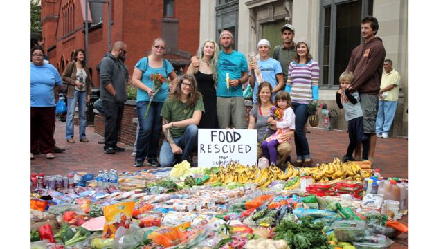 El hombre que se alimentó durante meses de la comida de la basura - BBC ...