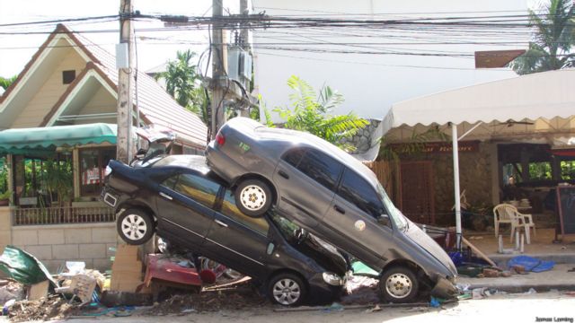 Tsunami na Ásia: A tragédia retratada por quem estava lá - BBC News Brasil