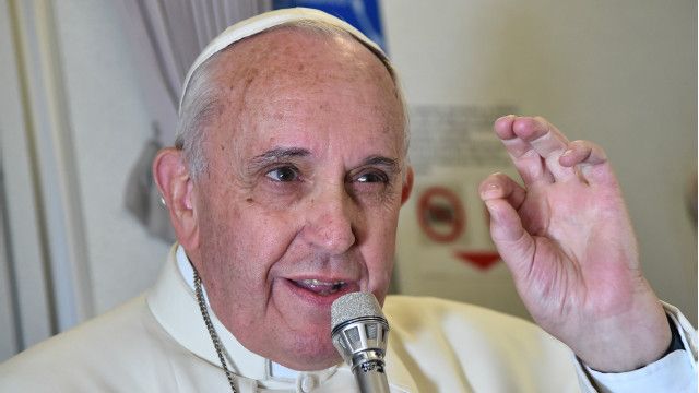 البابا فرنسيس لا يحتاج الكاثوليكي أن ينجب مثل الارانب Bbc News عربي