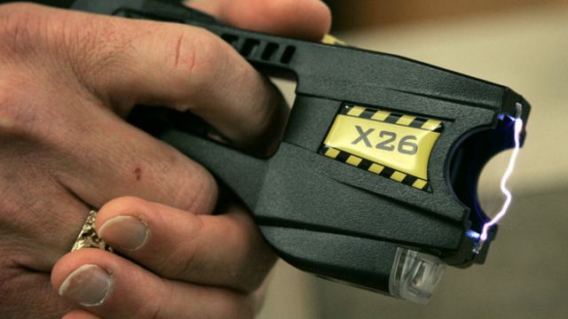 Ratusan bocah Inggris ditembak senjata listrik - BBC News Indonesia