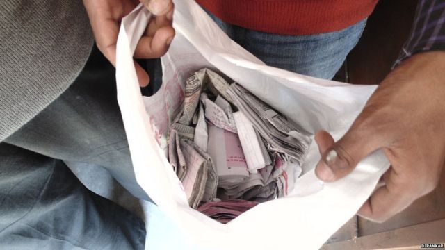 Siswa 'menyontek' terang-terangan di India. - BBC News Indonesia