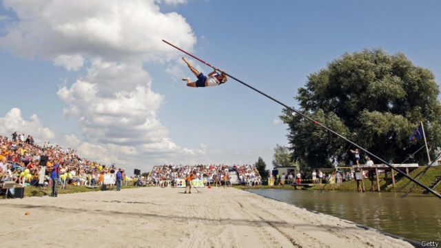 Lo que quizás no sabías de los deportes con saltos - BBC News Mundo