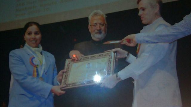 जिसने लहरों को चीर कर पाई मंज़िल - BBC News हिंदी