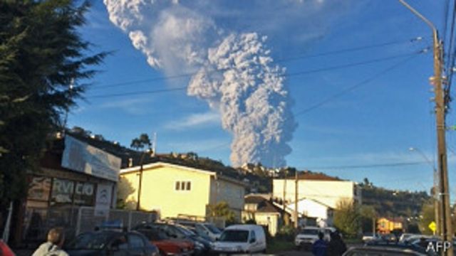 Alerta roja en Chile por la sorpresiva erupción del volcán Calbuco ...