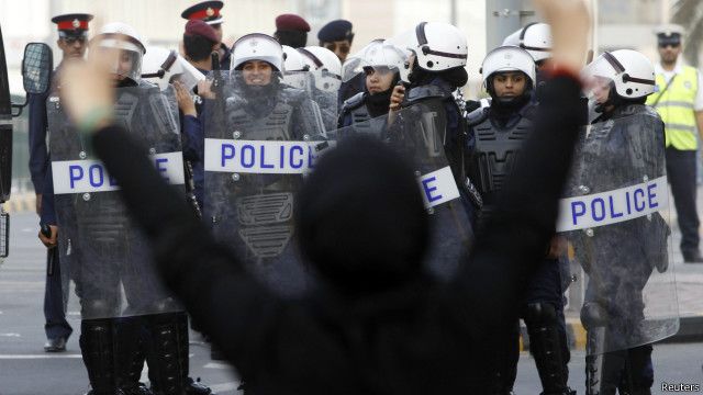 البحرين تعتقل 28 شخصا "خططوا لأعمال إرهابية" - BBC News عربي
