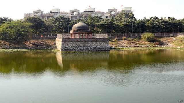 सदियों पुरानी दिल्ली की बावलियां - BBC News हिंदी