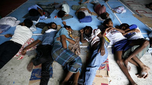 Indonesia izinkan pengungsi Rohingya lewati batas waktu - BBC News ...