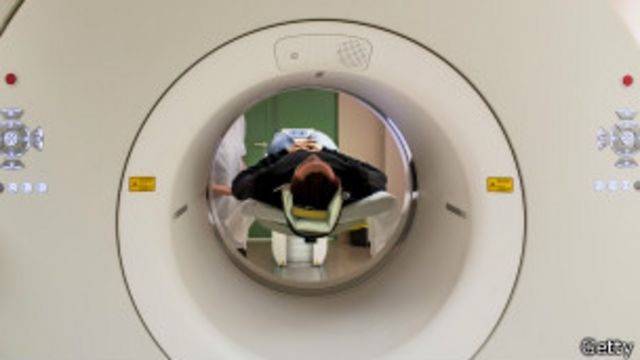 Tecnecio: el elemento que puede hacer brillar los huesos - BBC News Mundo