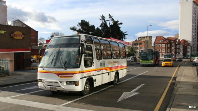 En fotos: las tradicionales busetas que Bogotá dejará de ver - BBC News ...