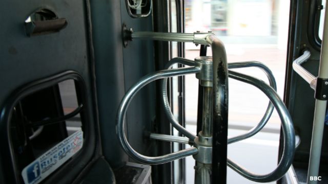 En fotos: las tradicionales busetas que Bogotá dejará de ver - BBC News ...