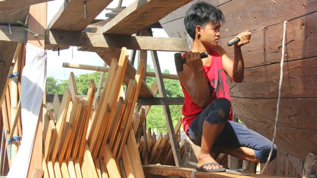 Bagaimana membuat perahu pinisi? - BBC News Indonesia