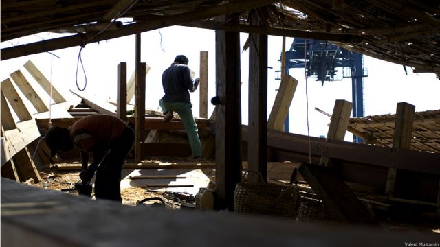 Bagaimana membuat perahu pinisi? - BBC News Indonesia