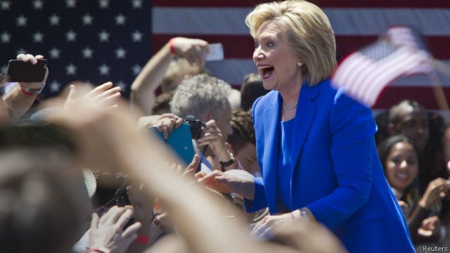 Em campanha, Hillary tenta se 'reapresentar' a eleitores - BBC News Brasil