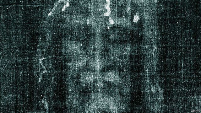 Las teorías sobre por qué el Santo Sudario de Turín tiene la imagen de ...