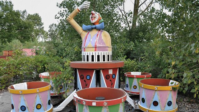 Inquietantes imágenes de Seph Lawless de parques de atracciones ...