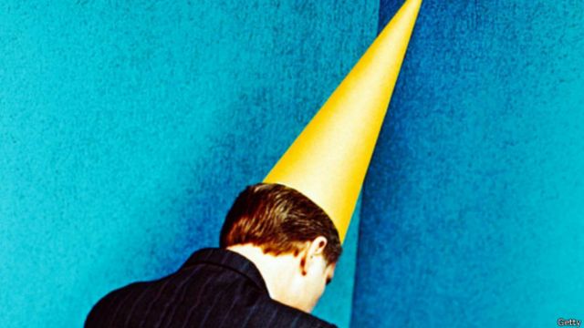 Cinco passos para não passar por estúpido - BBC News Brasil