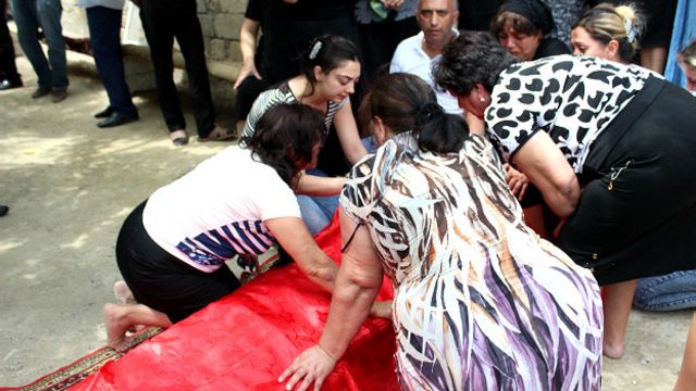 Jurnalist Rasim Əliyev dəfn edilib - BBC News Azərbaycanca