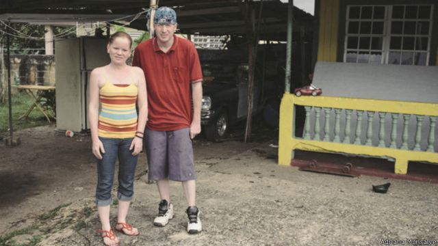 En fotos: La compleja vida de los albinos bajo el apabullante sol de ...